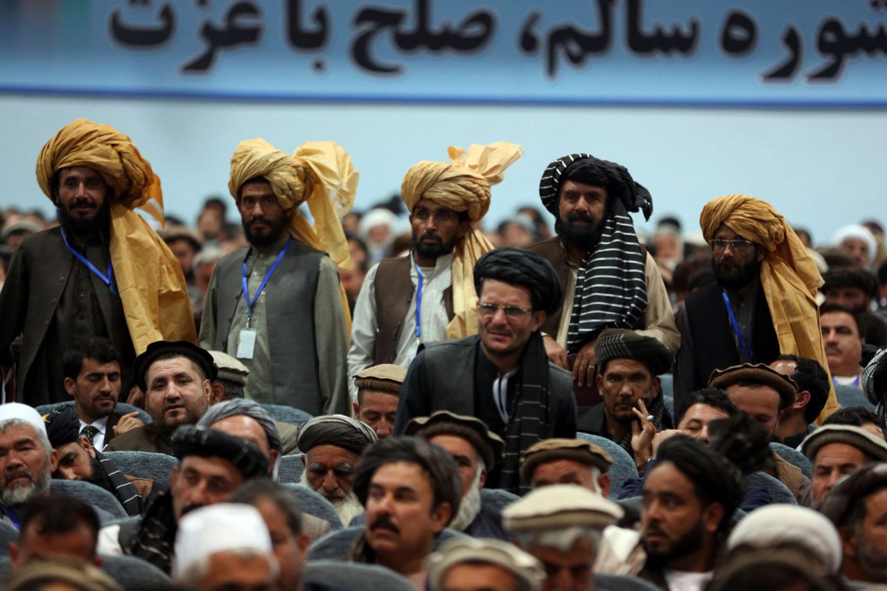 Afghan president holds council to set agenda for peace talks
