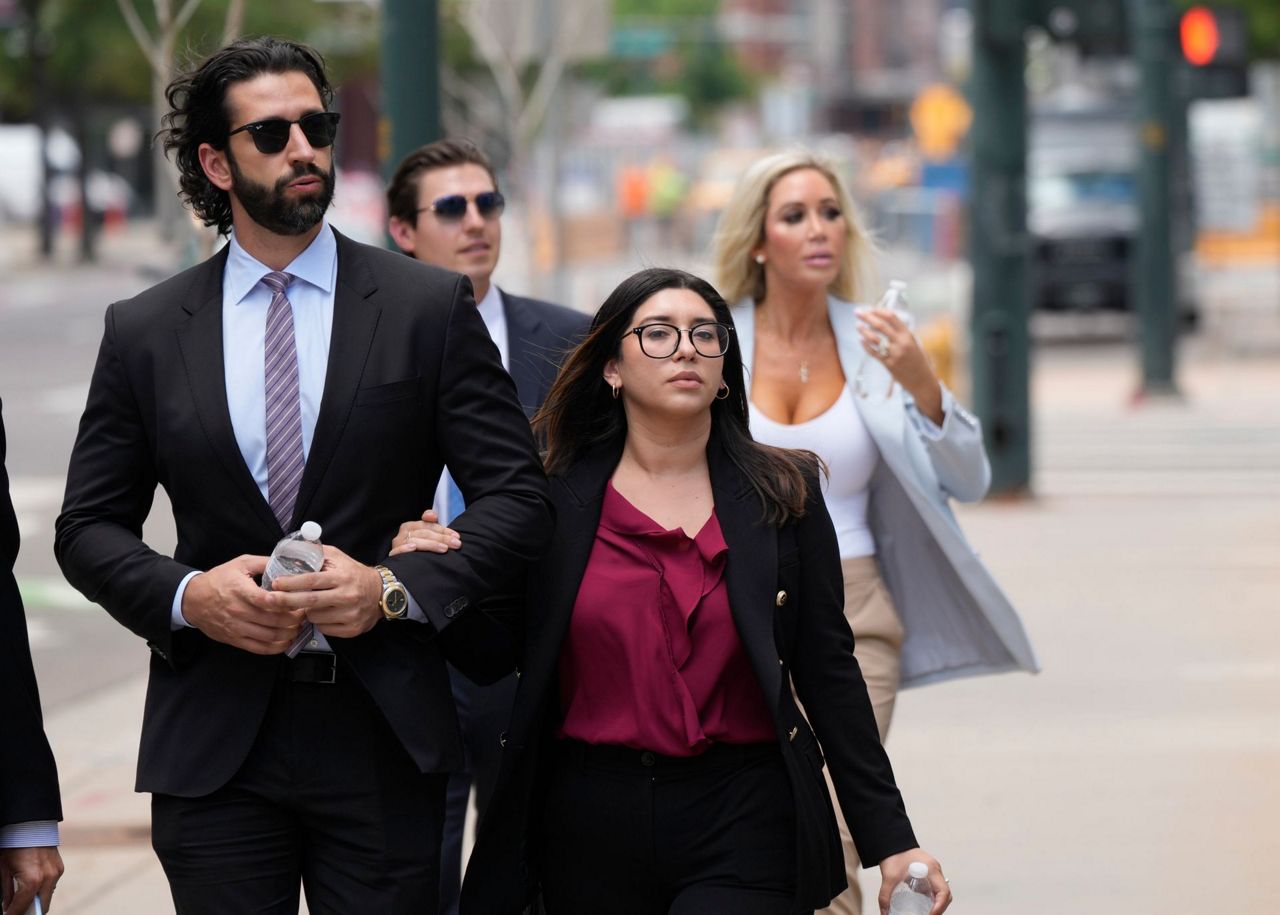 Federal prosecutor: Dentist confessed to wife's safari death