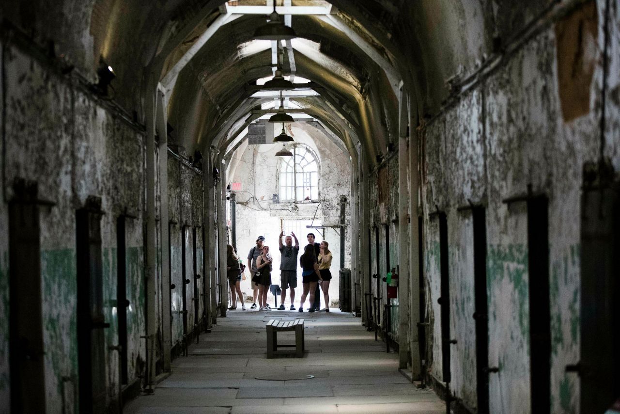 Capone's newly discovered prison roomie gets cot in exhibit