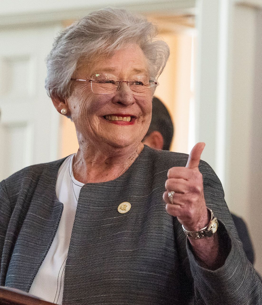 Alabama gov begins treatment for cancerous spot on her lung