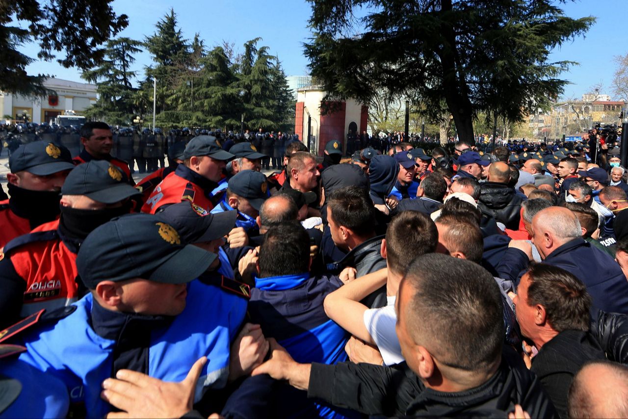 Albania opposition holds new rally, calls for early election