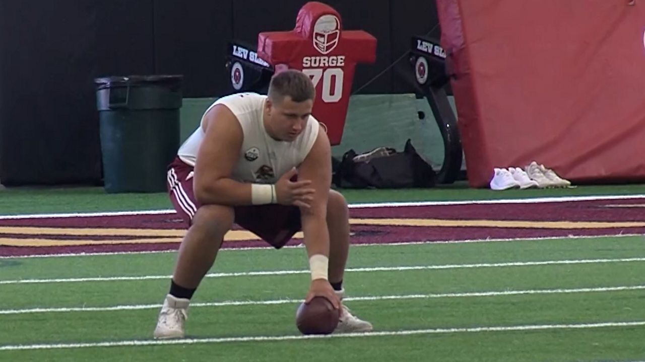 Patriots sign local lineman Alec Lindstrom