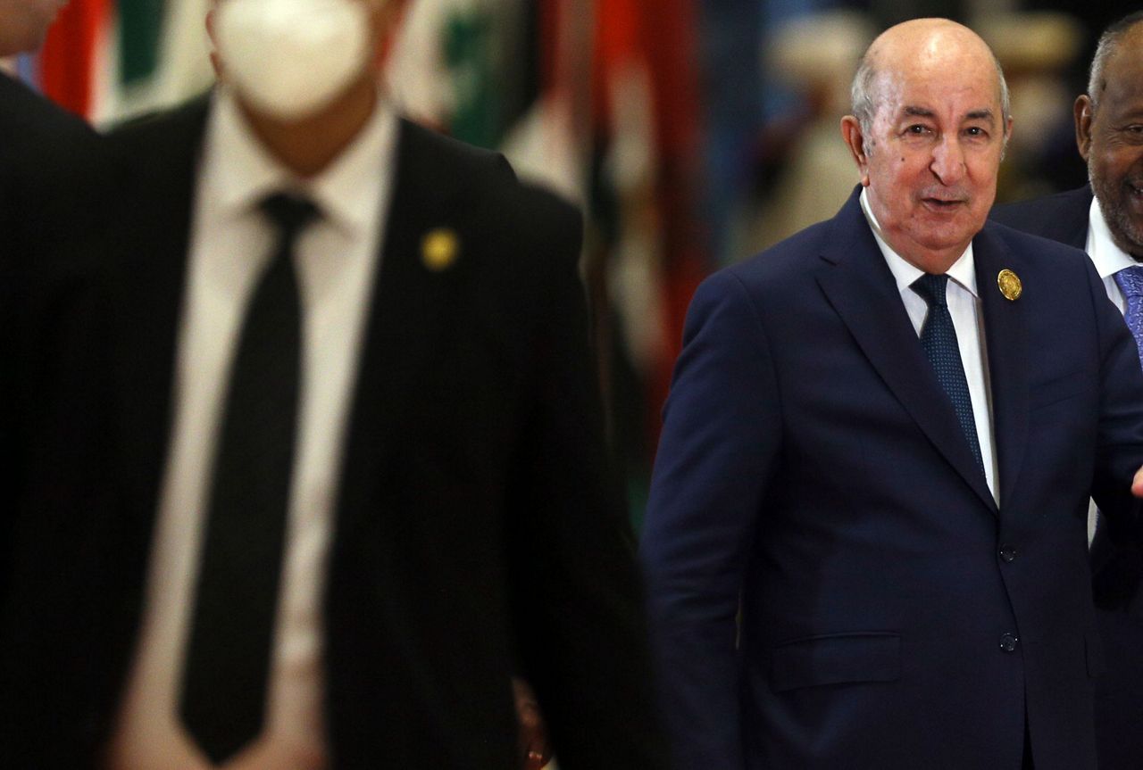 Leaders meet in Algeria for final day of Arab League summit