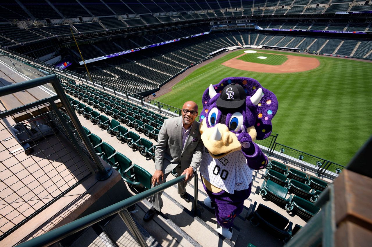 For MLB All-Star Game, right/left divide goes beyond field