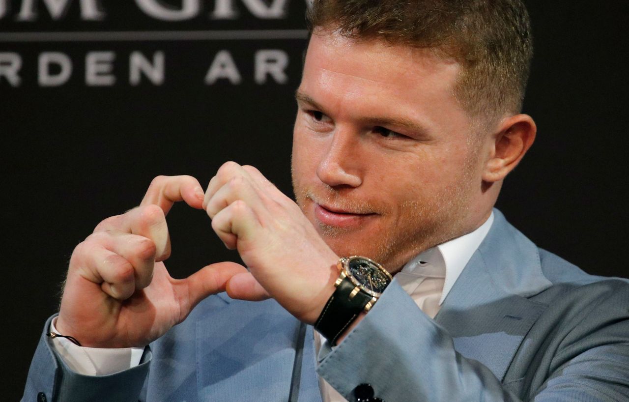 Alvarez moves up to take on big puncher Kovalev in Las Vegas