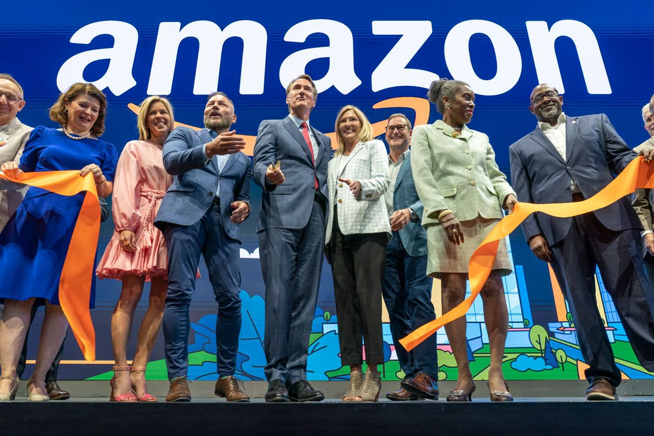 Amazon debuts its headquarters complex in Virginia as it brings workers ...