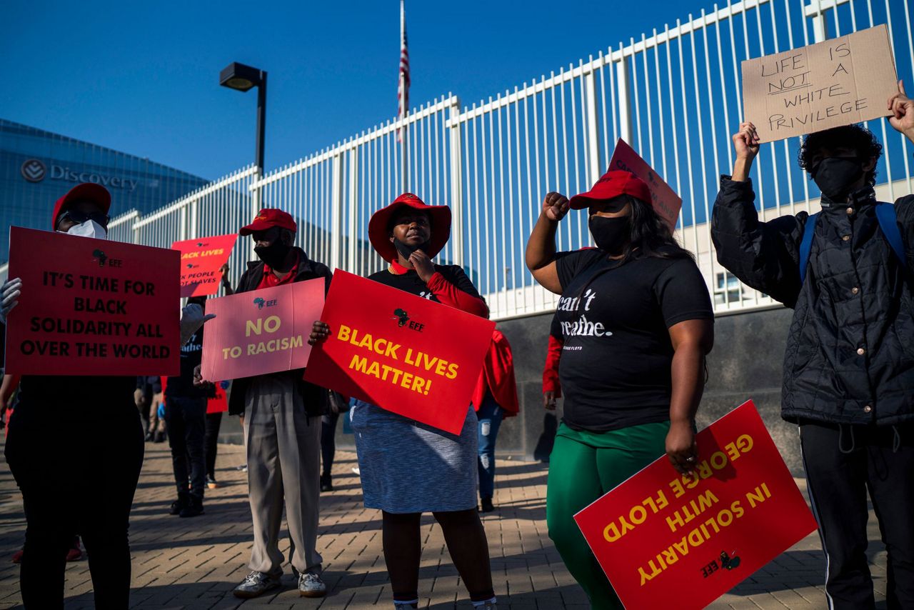 South African opposition leader protests brutality in US, SA