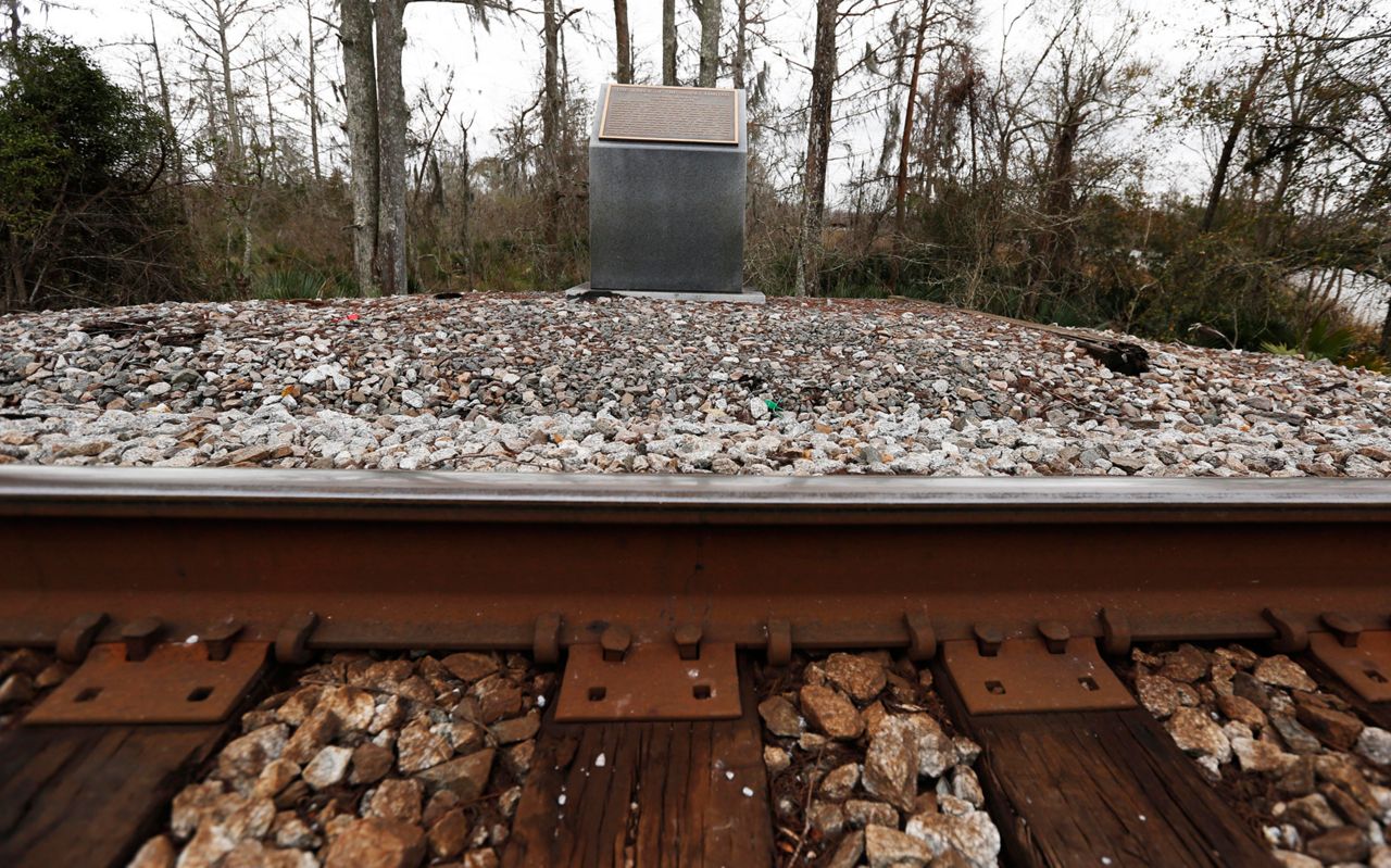 AP Exclusive: '93 Amtrak crash survivor relives each new one
