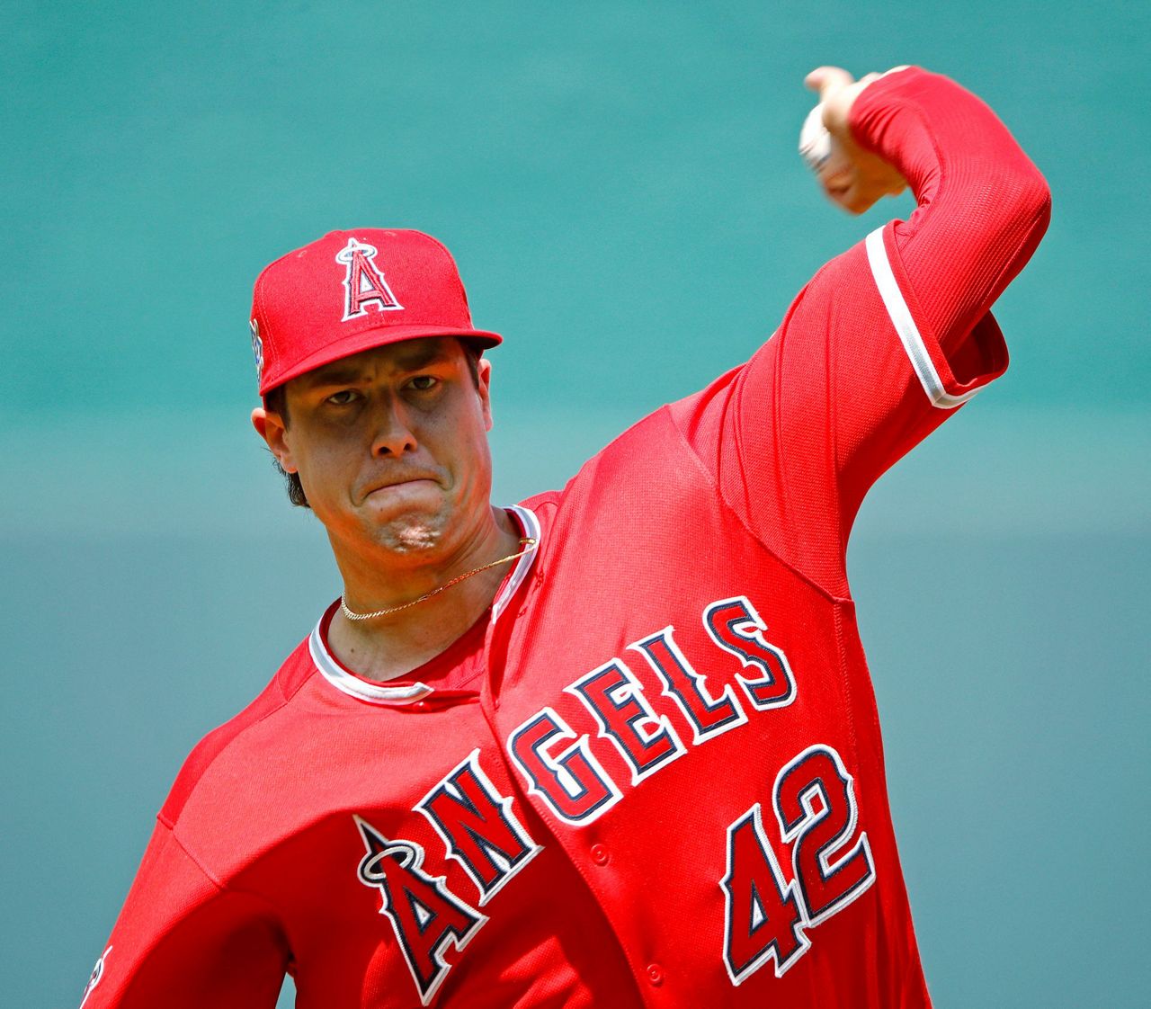 Angels say pitcher Tyler Skaggs has died at age 27