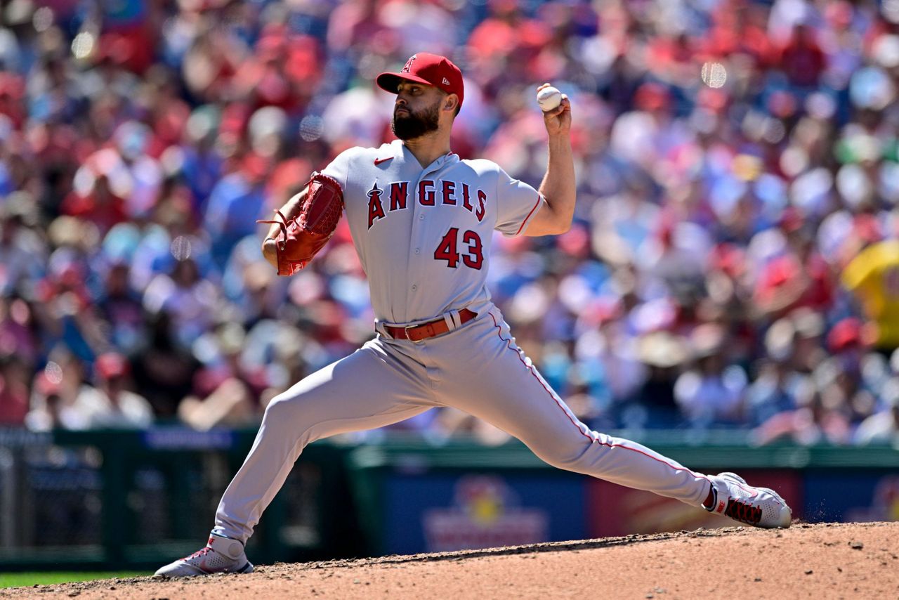 Phillies rally late to hand Angels 11th straight loss
