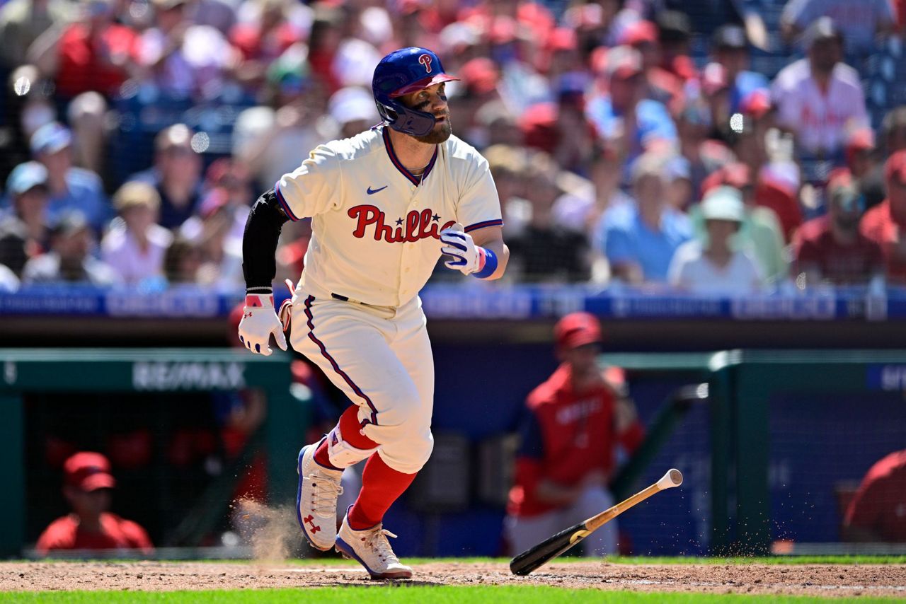 Phillies rally late to hand Angels 11th straight loss