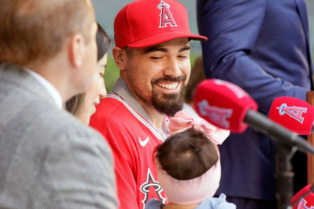 Anthony Rendon eager to team up with Trout in Angels' lineup