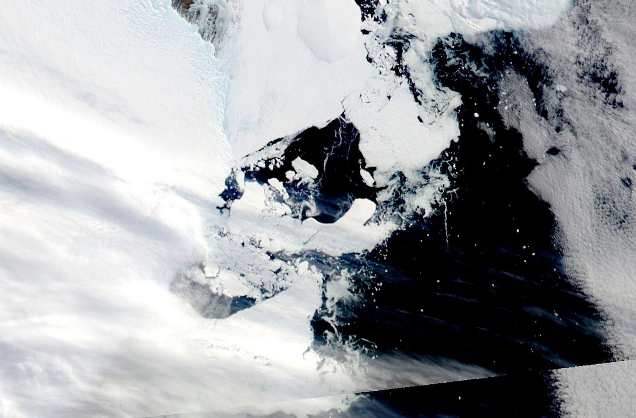 Ice shelf collapses in previously stable East Antarctica