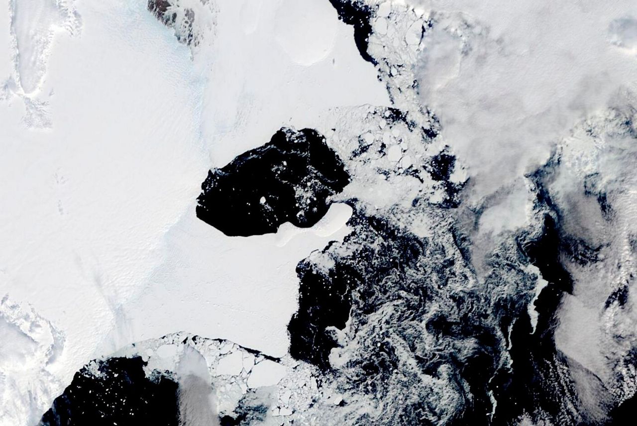 Ice shelf collapses in previously stable East Antarctica