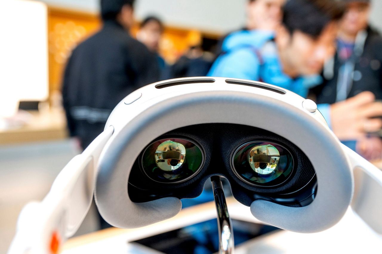 Why Apple is pushing the term 'spatial computing' along with its new ...