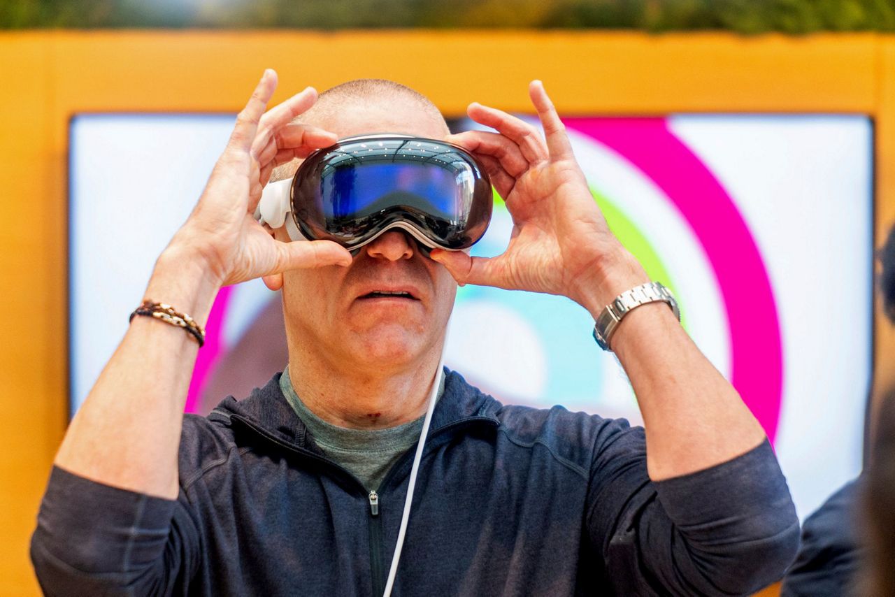 Why Apple is pushing the term 'spatial computing' along with its new ...