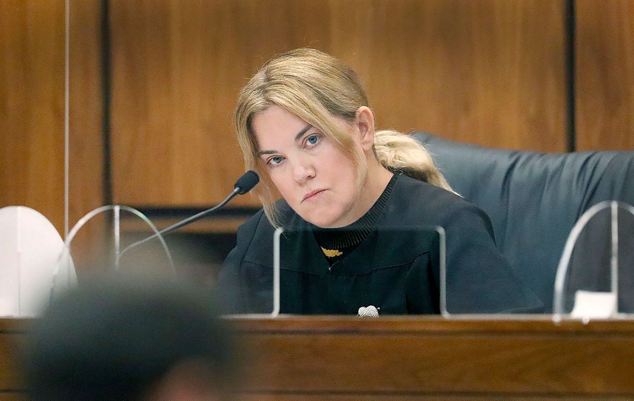 Man charged with reckless homicide in Apple store crash