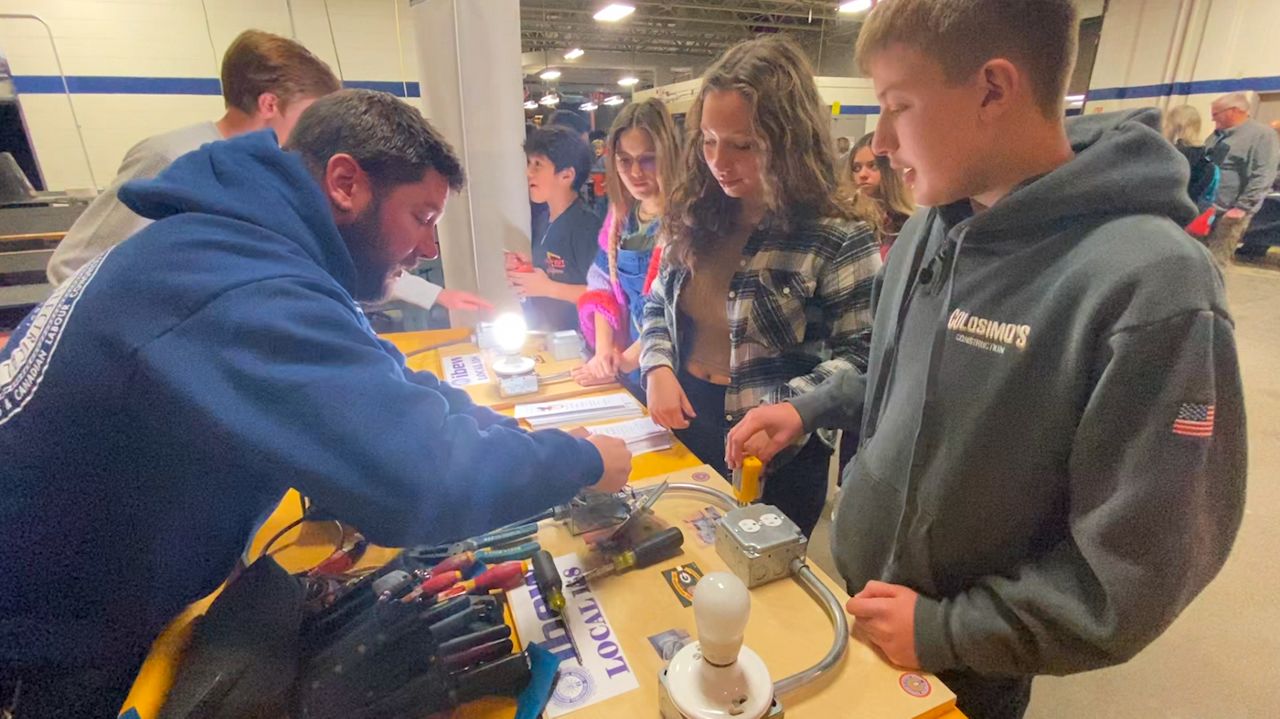 Students get look at apprenticeship opportunities