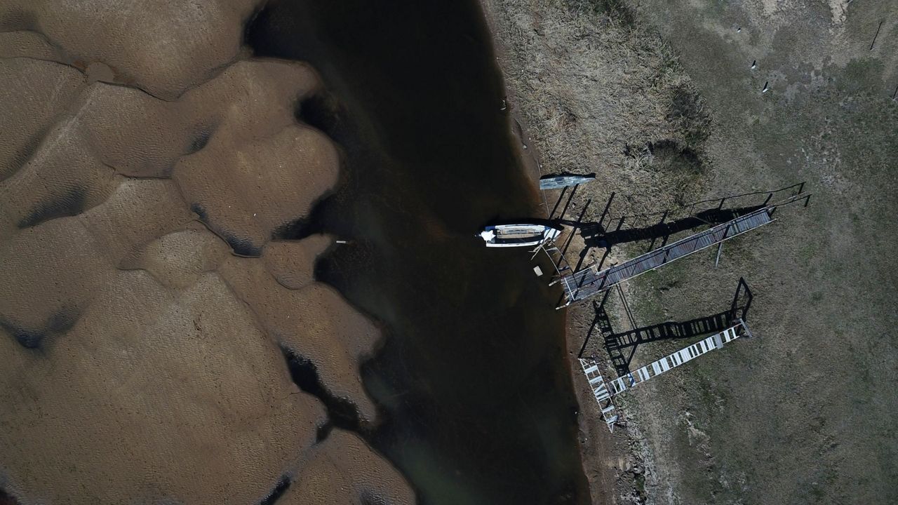 Drought hits South America river, threatening vast ecosystem