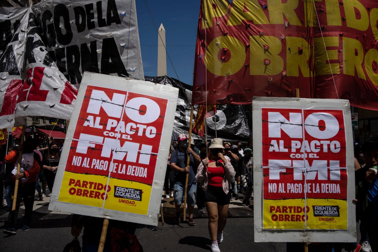 Argentina reaches agreement with IMF to refinance debt