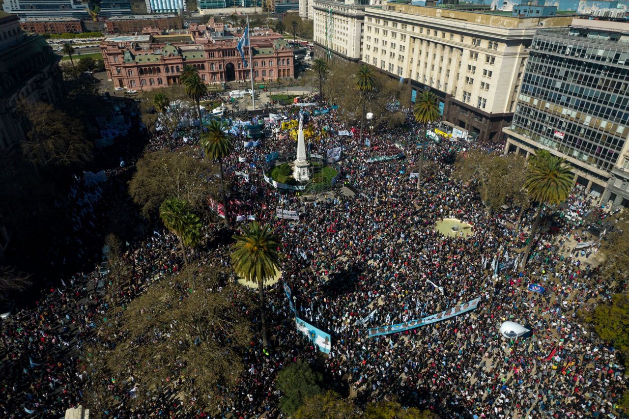 Argentina Attempt To Kill Vp Fails When Handgun Misfires