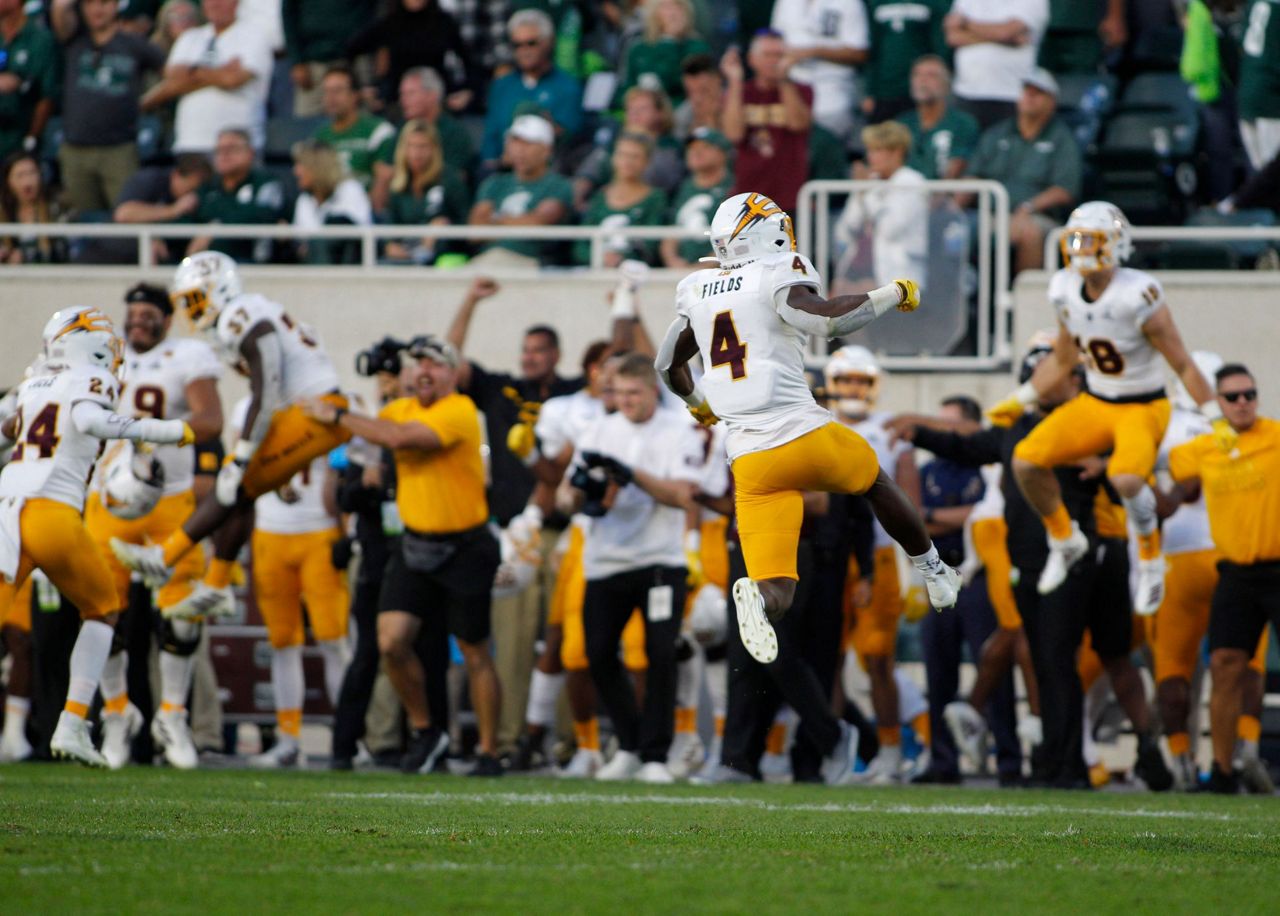 Arizona State edges No. 18 Spartans 10-7 in wild last minute