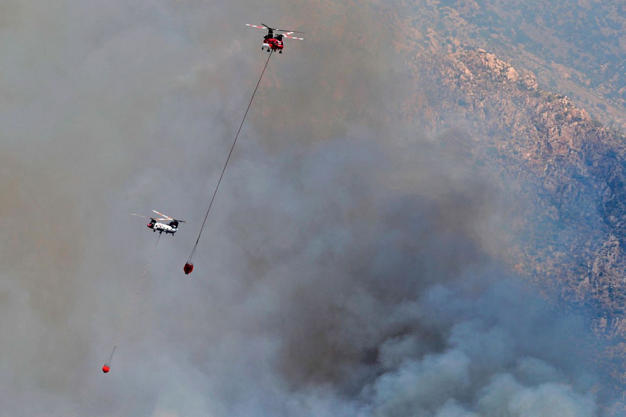 Wildfire near Tucson, Arizona, threatens hundreds of homes