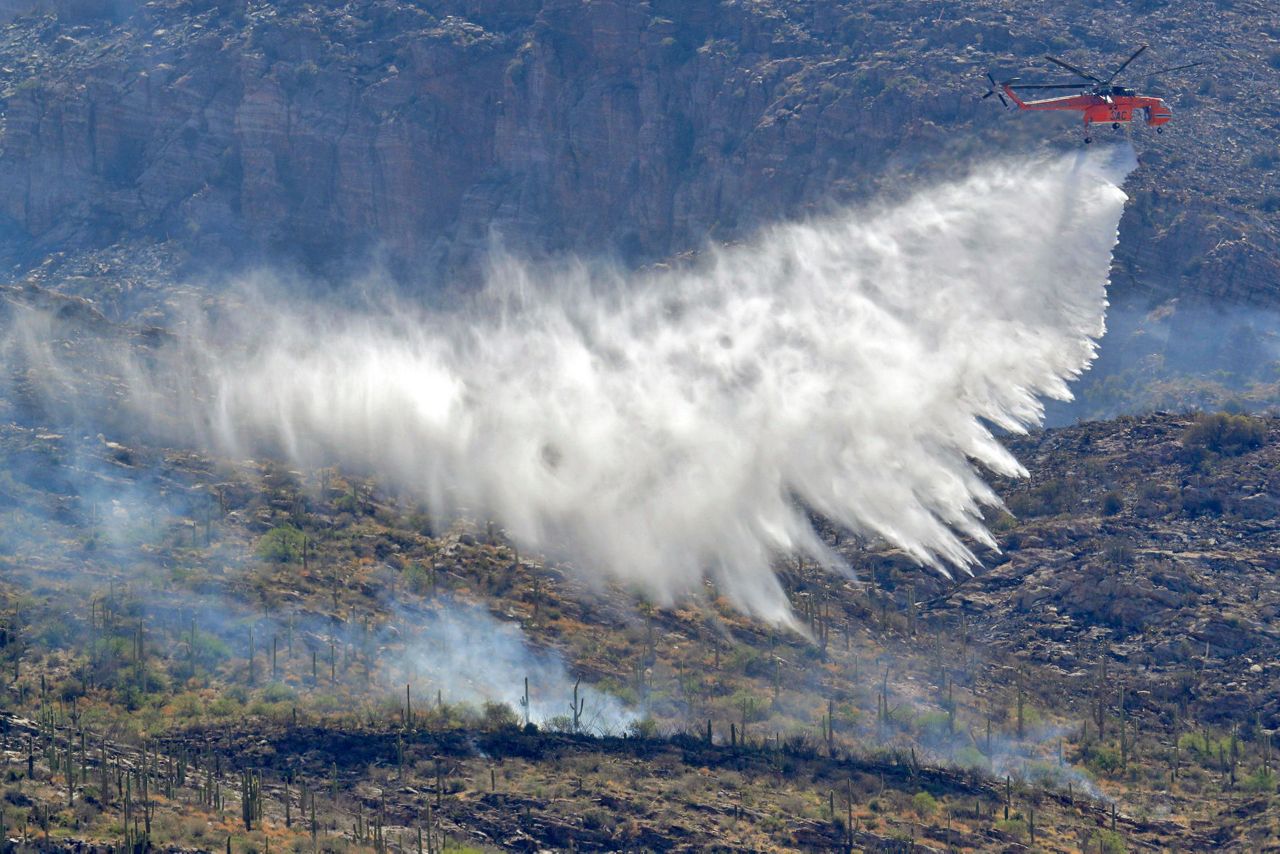Wildfire near Tucson, Arizona, threatens hundreds of homes