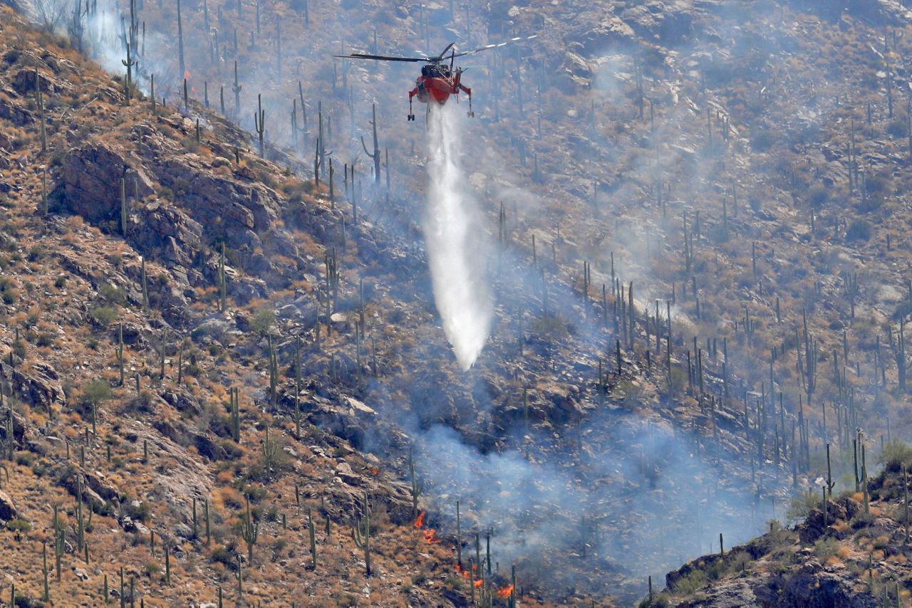 Wildfire near Tucson, Arizona, threatens hundreds of homes