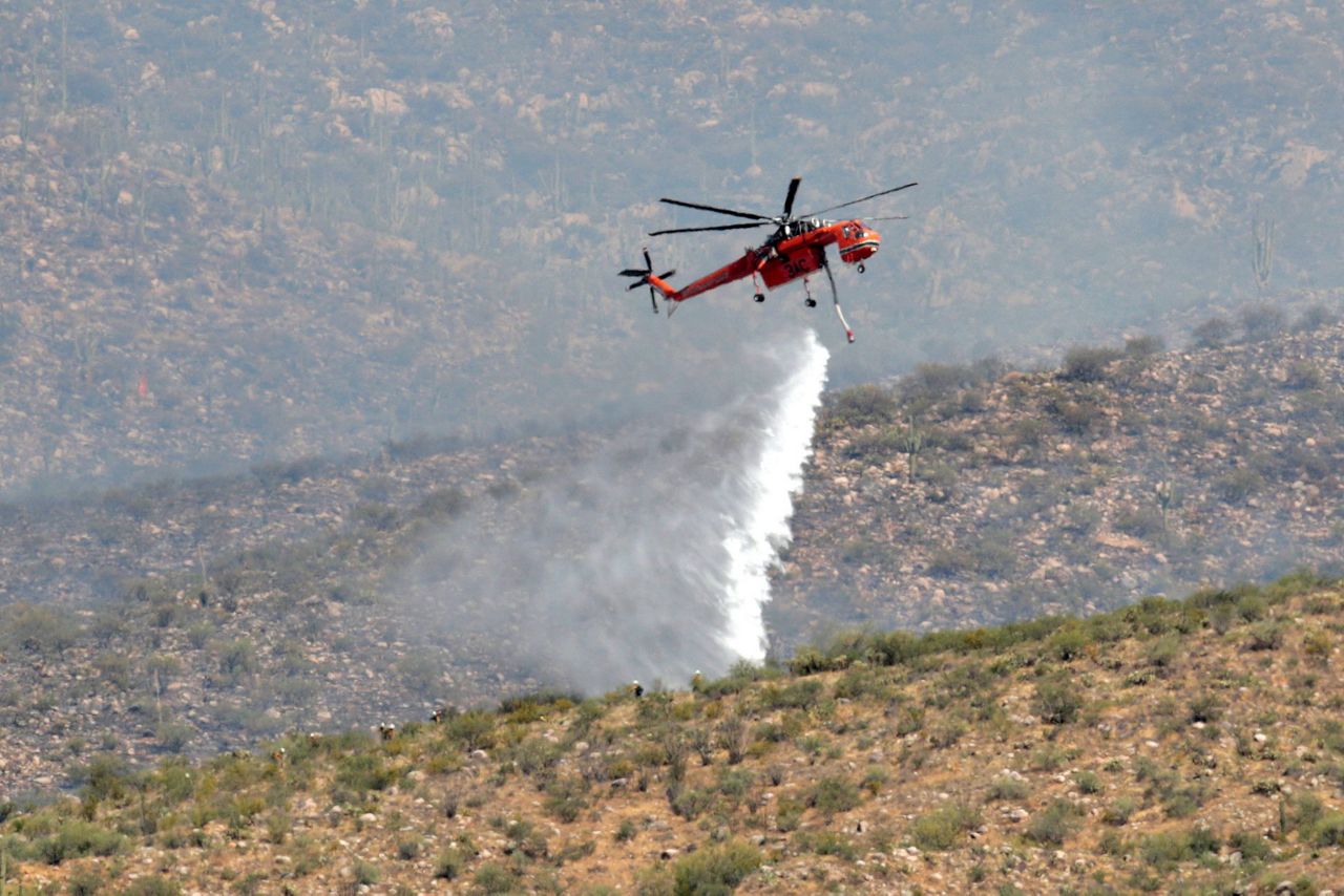 Wildfire near Tucson, Arizona, threatens hundreds of homes