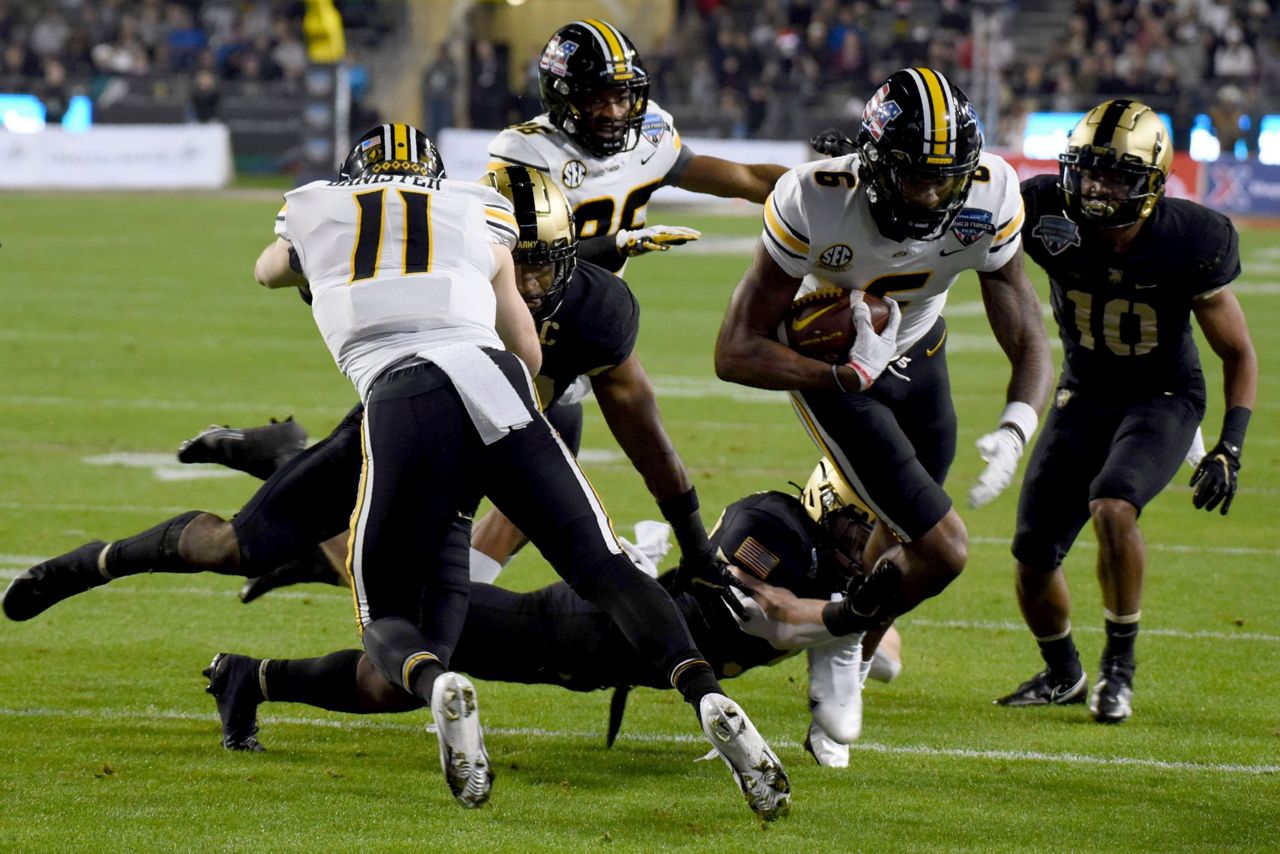 Army stuns Missouri in Armed Forces Bowl on last-second FG