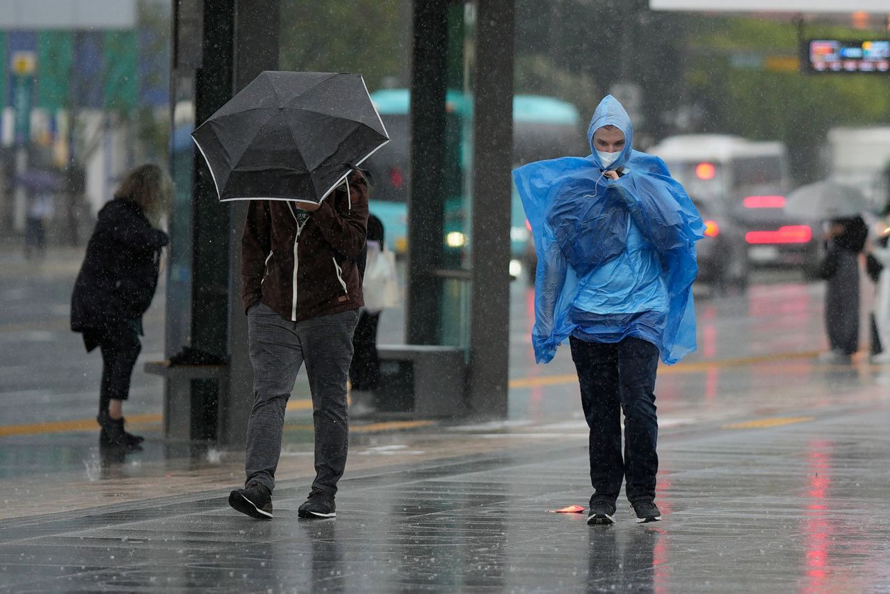 Flights grounded in South Korea as Typhoon Hinnamnor nears