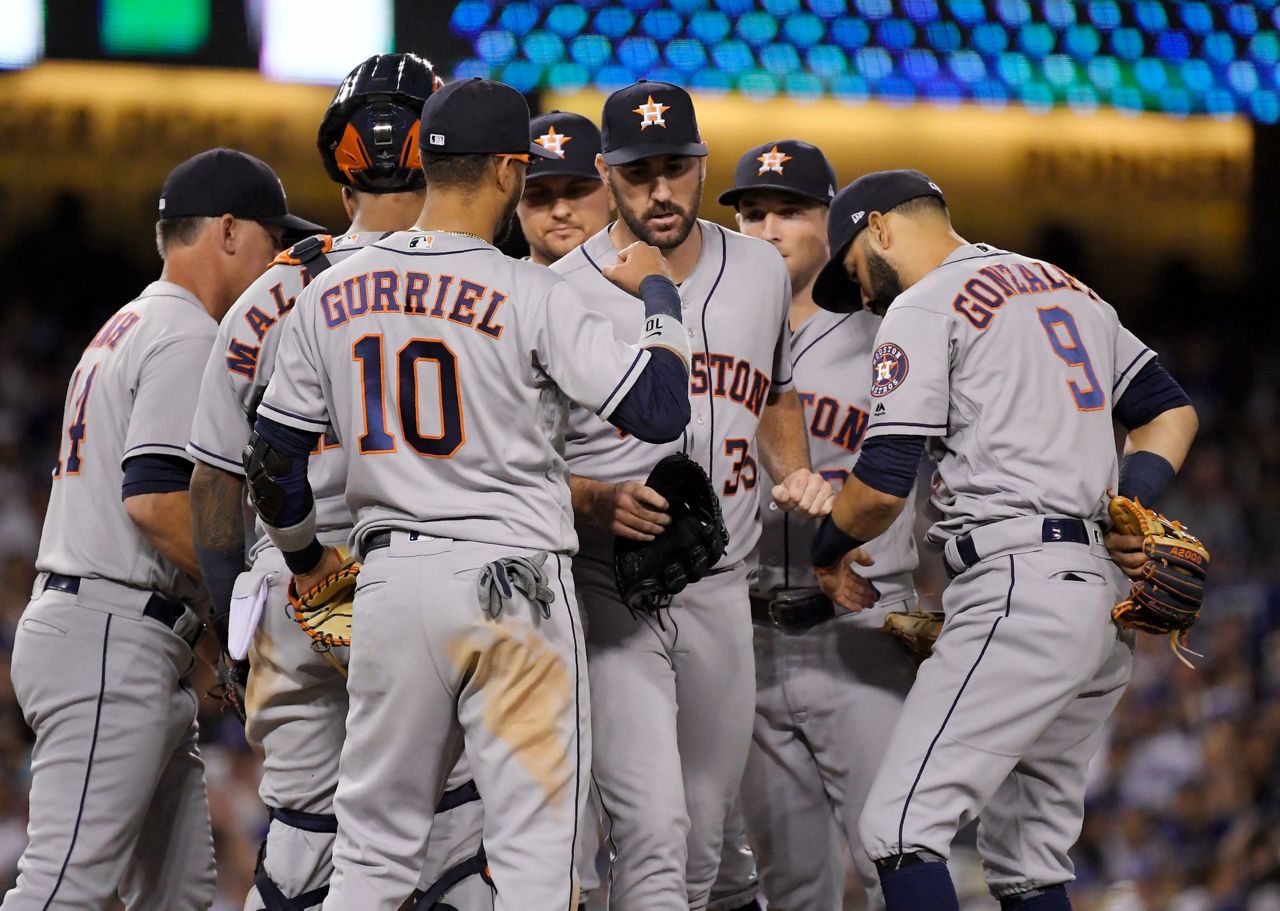 Astros edge Dodgers in World Series rematch