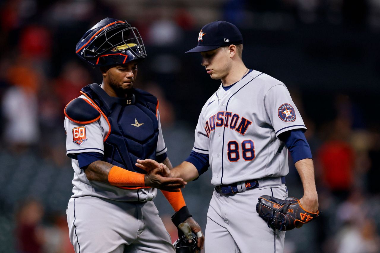 Verlander wins MLB-leading 15th game, Astros blank Cleveland