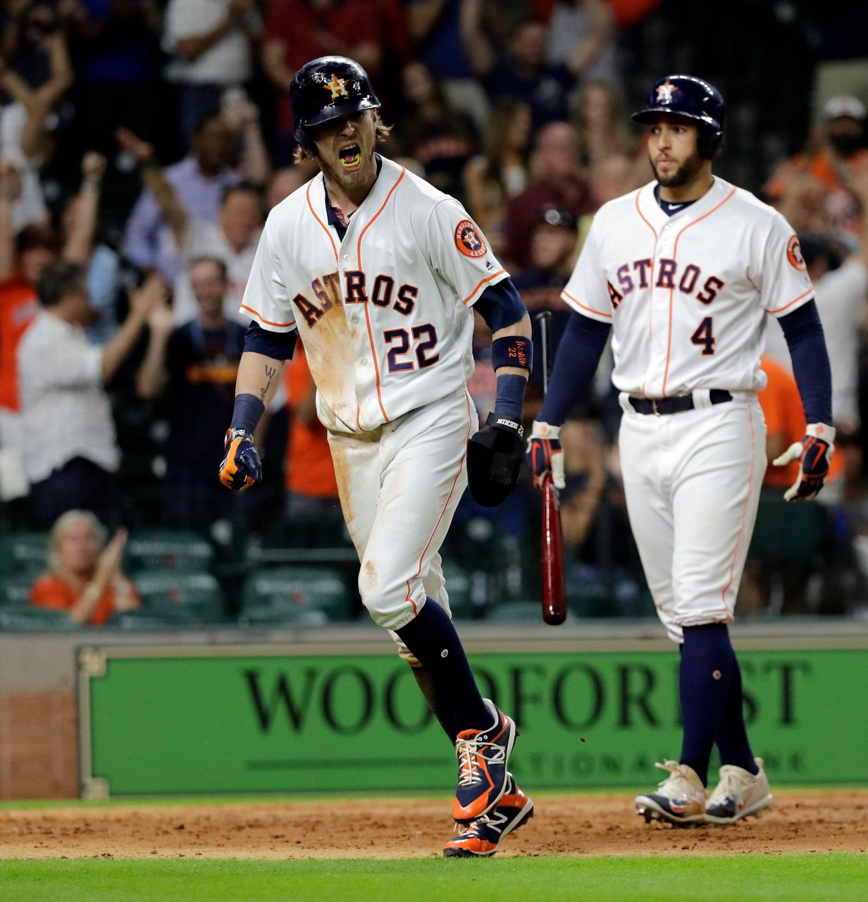 Astros beat A's 6-5 on bizarre play in 11th inning