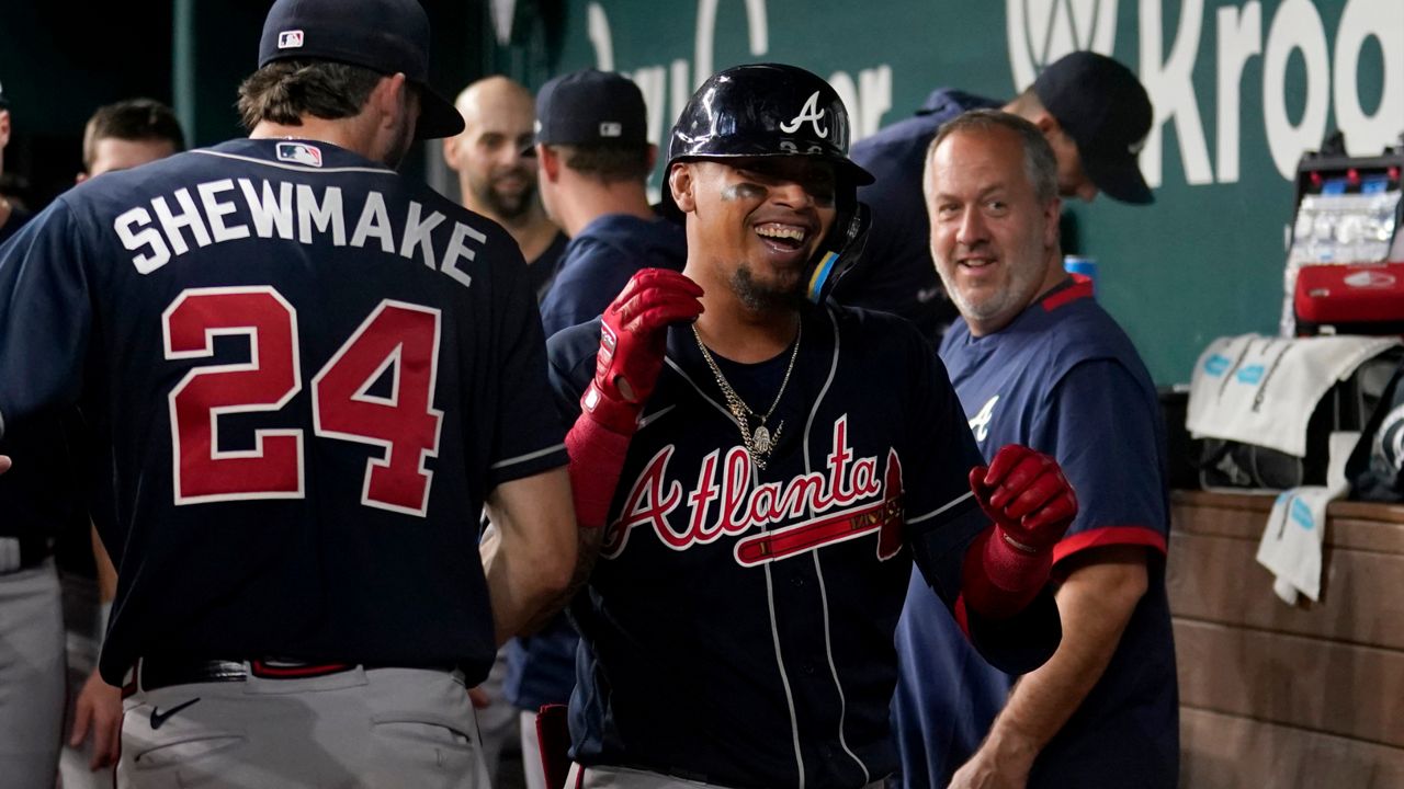 Braves avoid series loss with 6-5 win in Texas