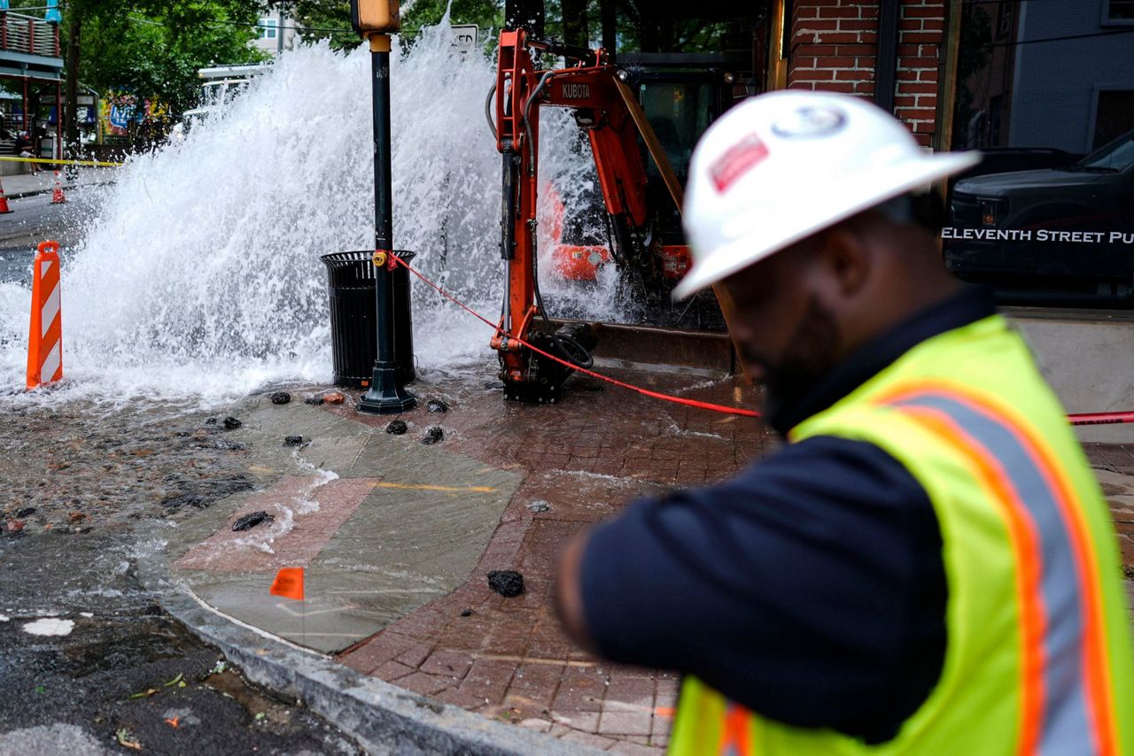 Water begins to flow again in downtown Atlanta after outage that began ...