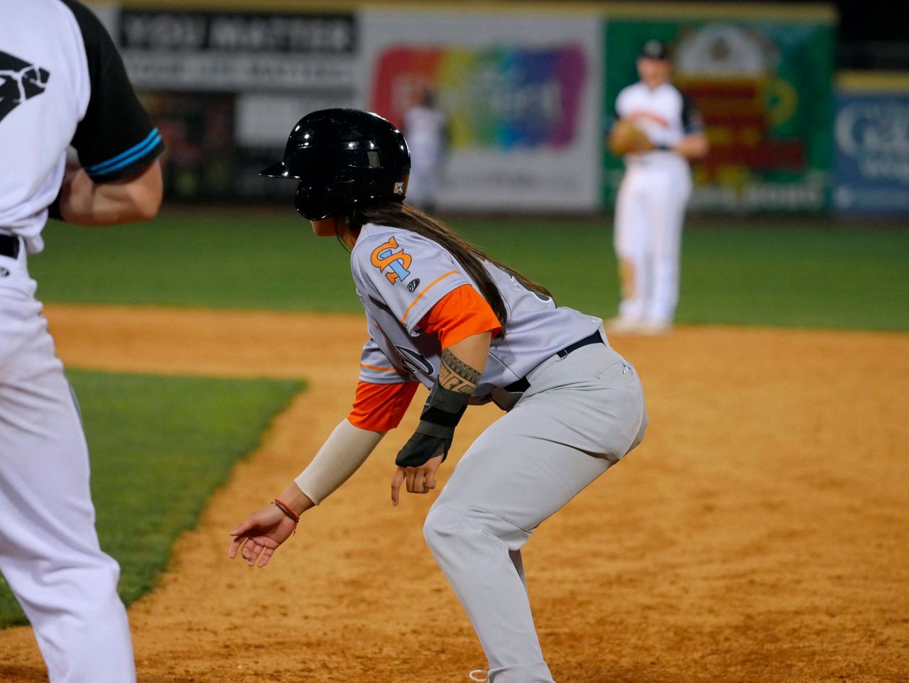 Whitmore retires ex-MLBer as 1st woman pitcher in Atlantic