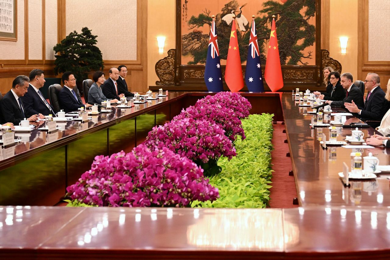 Australian and Chinese leaders seek to boost trade despite differences ...