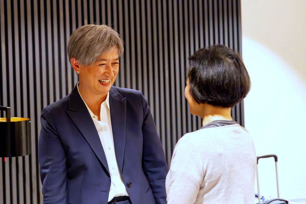 Australian-Chinese journalist detained for 3 years in China returns to ...