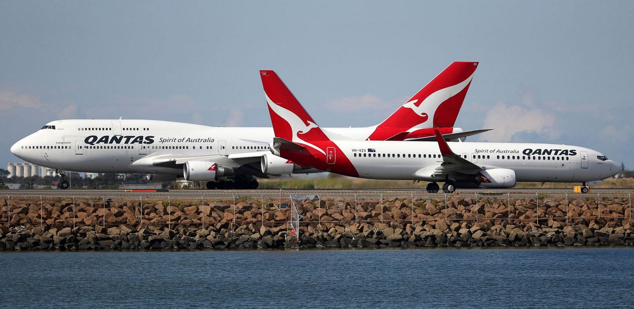 Qantas expects to start international flights in October