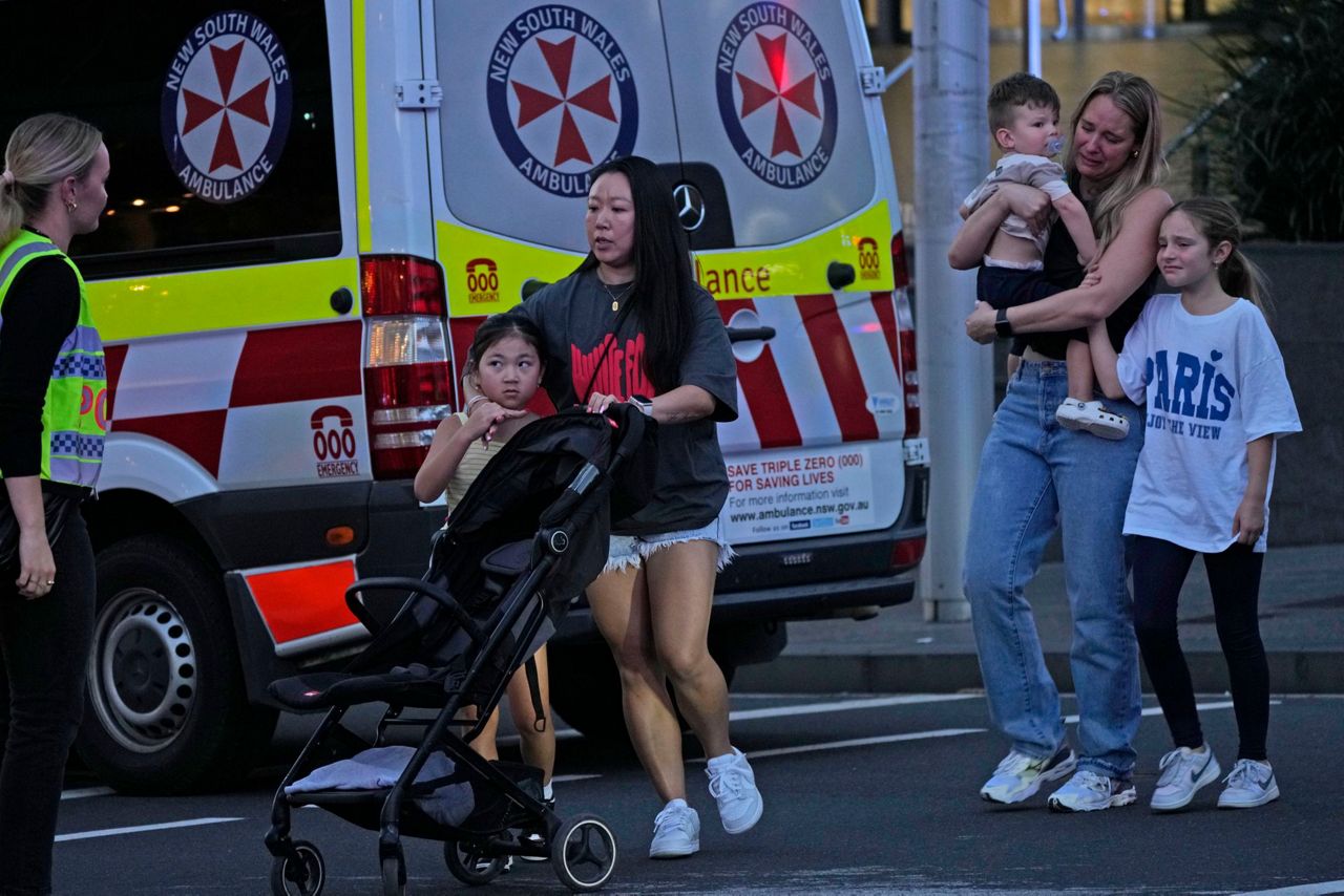 Multiple people stabbed and 1 person shot at a Sydney shopping center ...