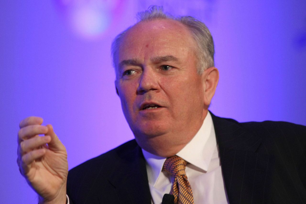 AutoNation replaces new CEO with a new CEO