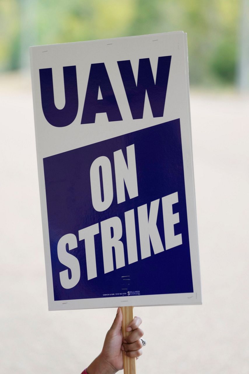 Auto workers still have room to expand their strike against car makers ...