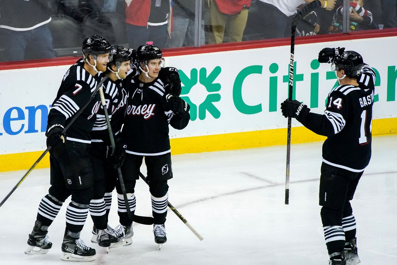 Hughes scores to back Vanecek, Devils beat Avalanche 1-0