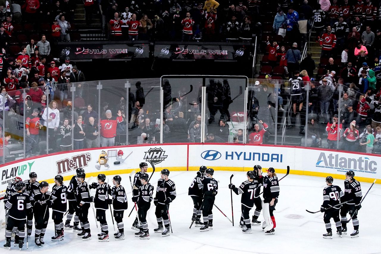 Hughes scores to back Vanecek, Devils beat Avalanche 1-0