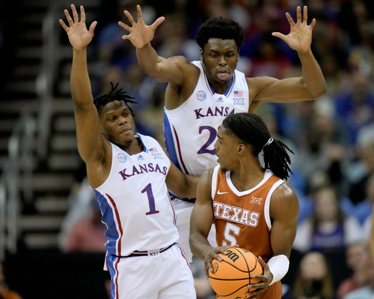 Alabama, Kansas bring twists, turns to unpredictable bracket