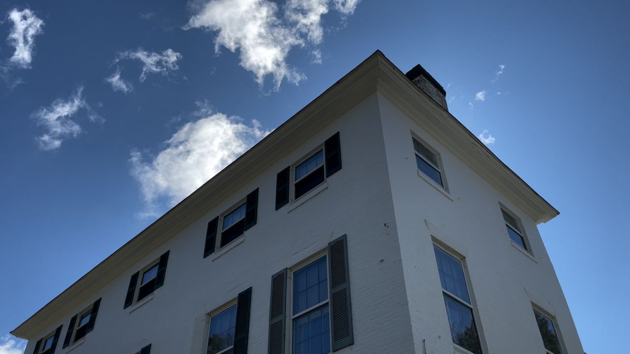 Leicester earns $1.2 million from Becker buildings auction