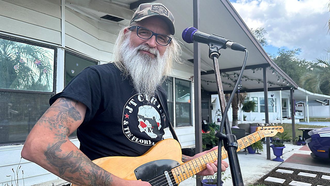 The 1-song concert in a Zephyrhills man's front yard
