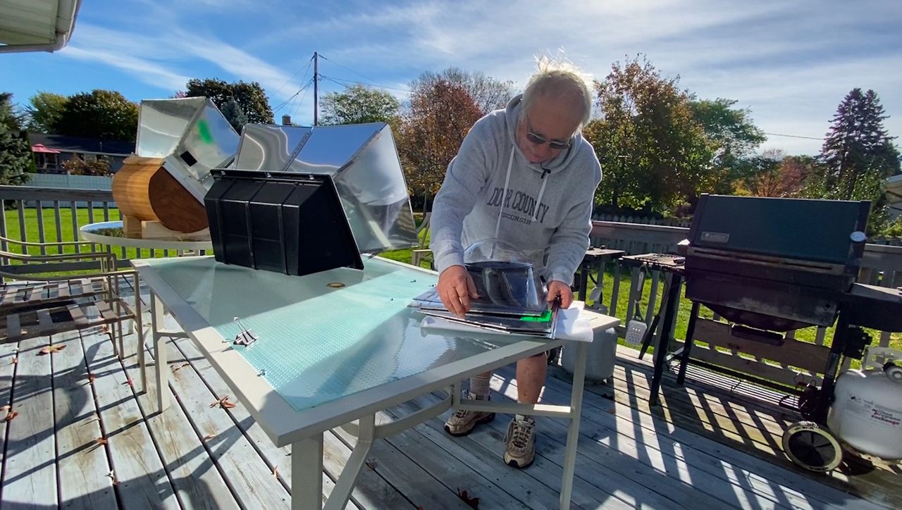 Wisconsin couple promotes solar energy